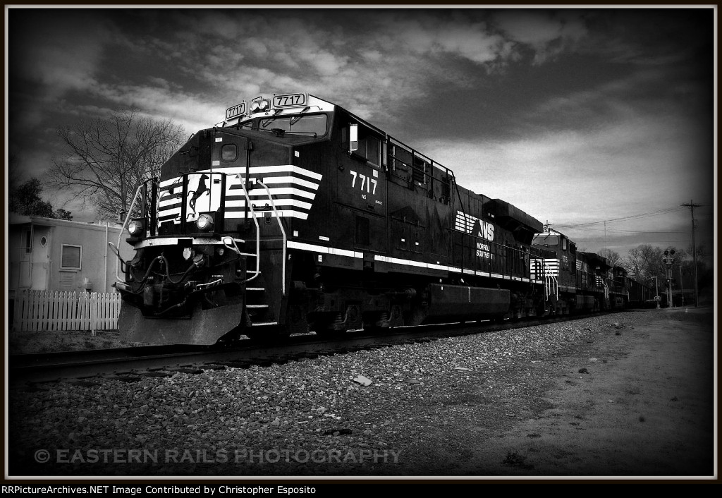 NS ES40DC 7717 leads coal train 786 down the R Line